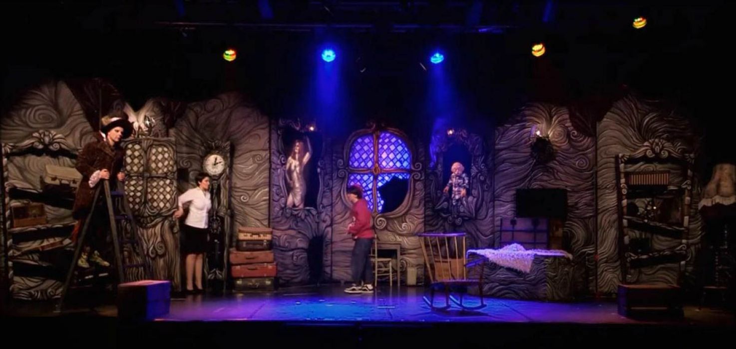 Décor de spectacle et accessoires.. - Le Guide Culturel